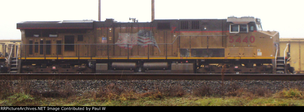 UP 5440 could use a bath and some new decals.